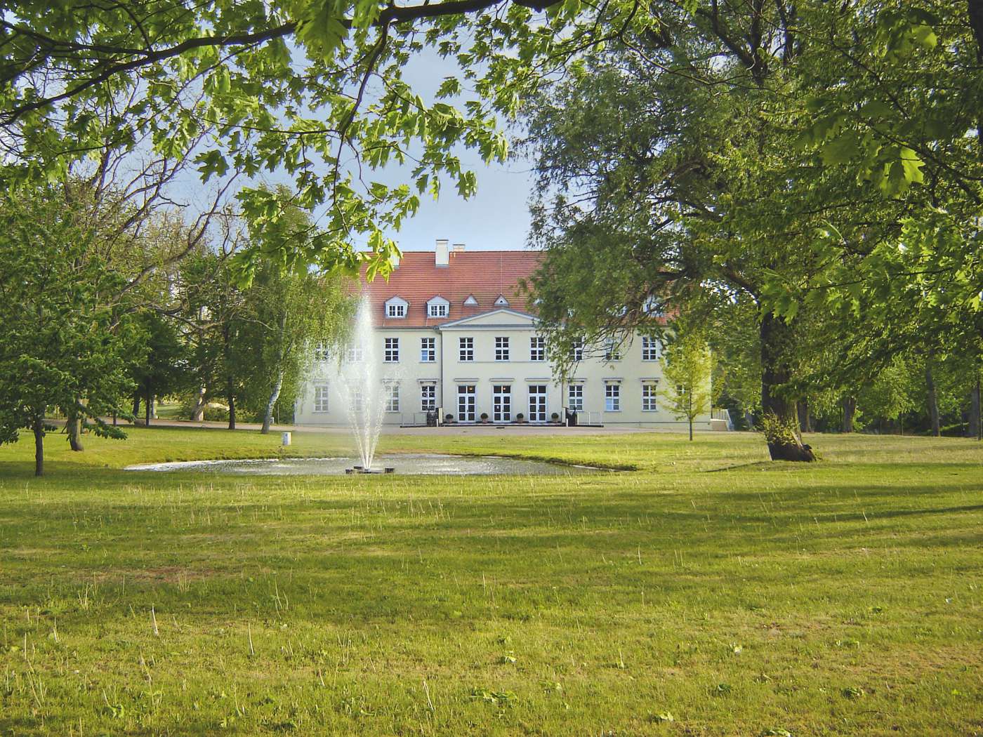 Standesamt Woldegk bei Kuchenbuchs Hochzeiten
