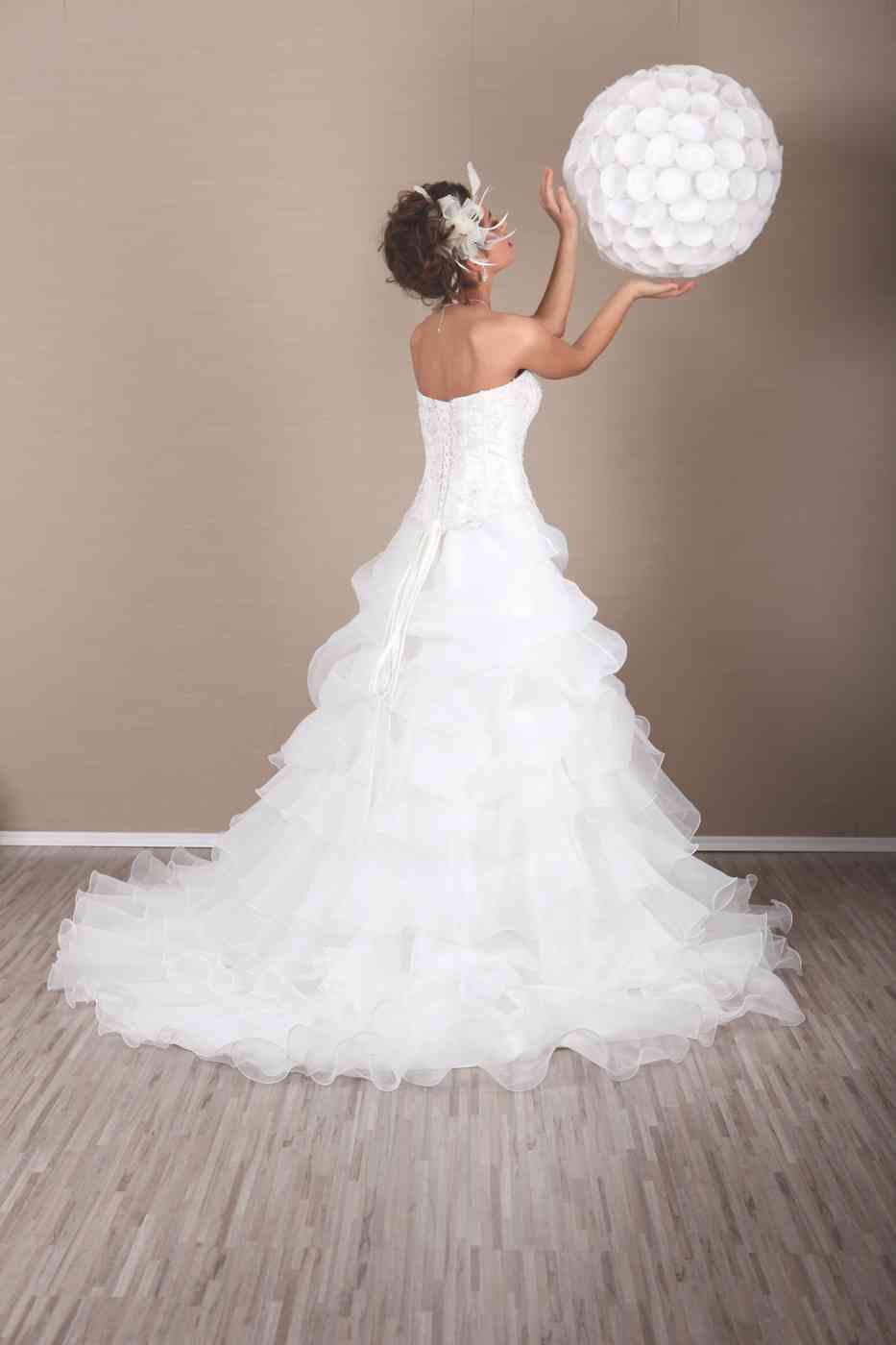 Brautkleider Kollektion Lemoos Fashion – Brautmoden Prestige